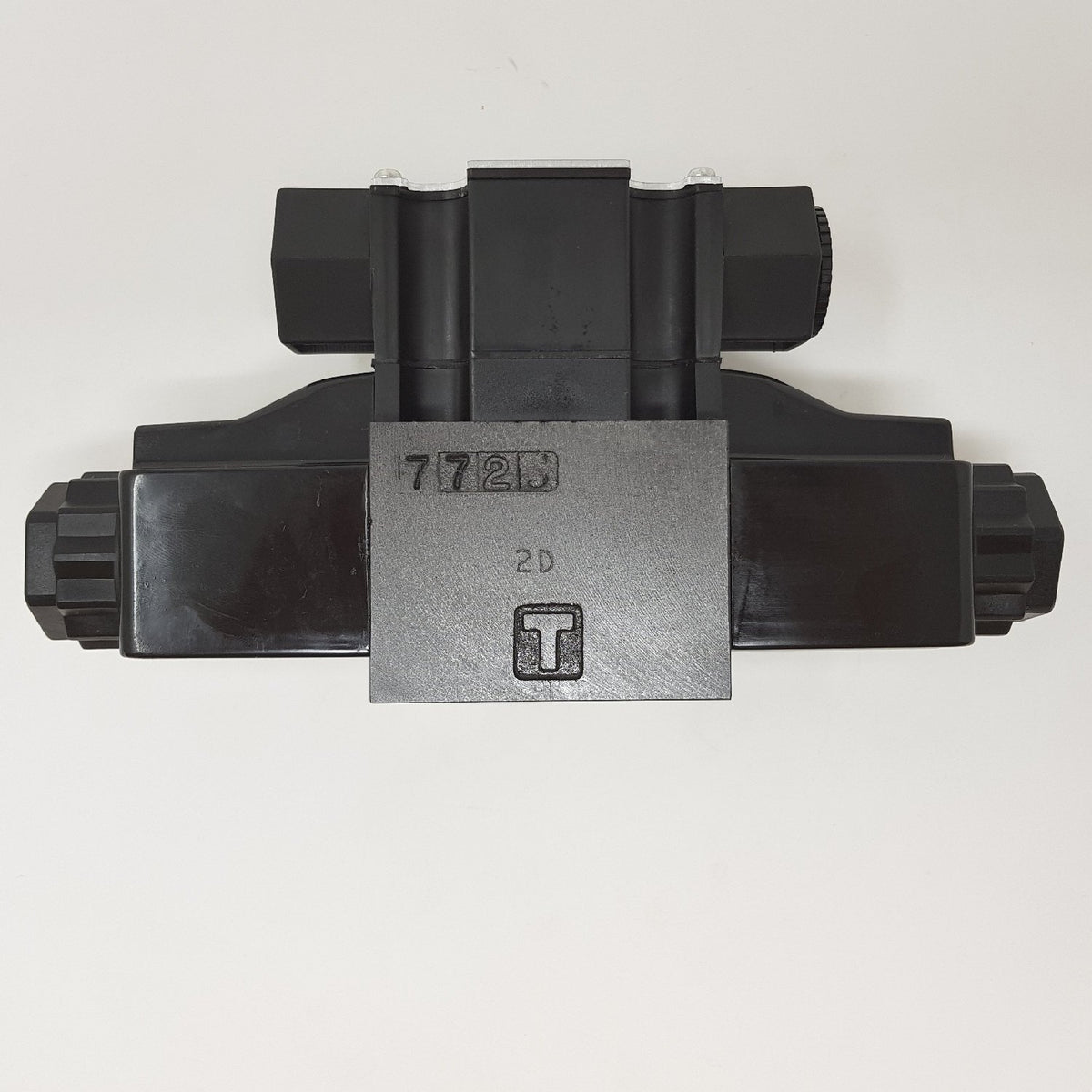 KSO-G02-20DA-30-EN Daikin Solenoid Valve — Pollard CNC Spares Ltd